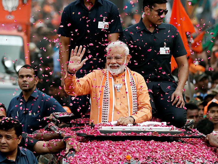 PM Narendra Modi holds mega roadshow in Varanasi - GG2