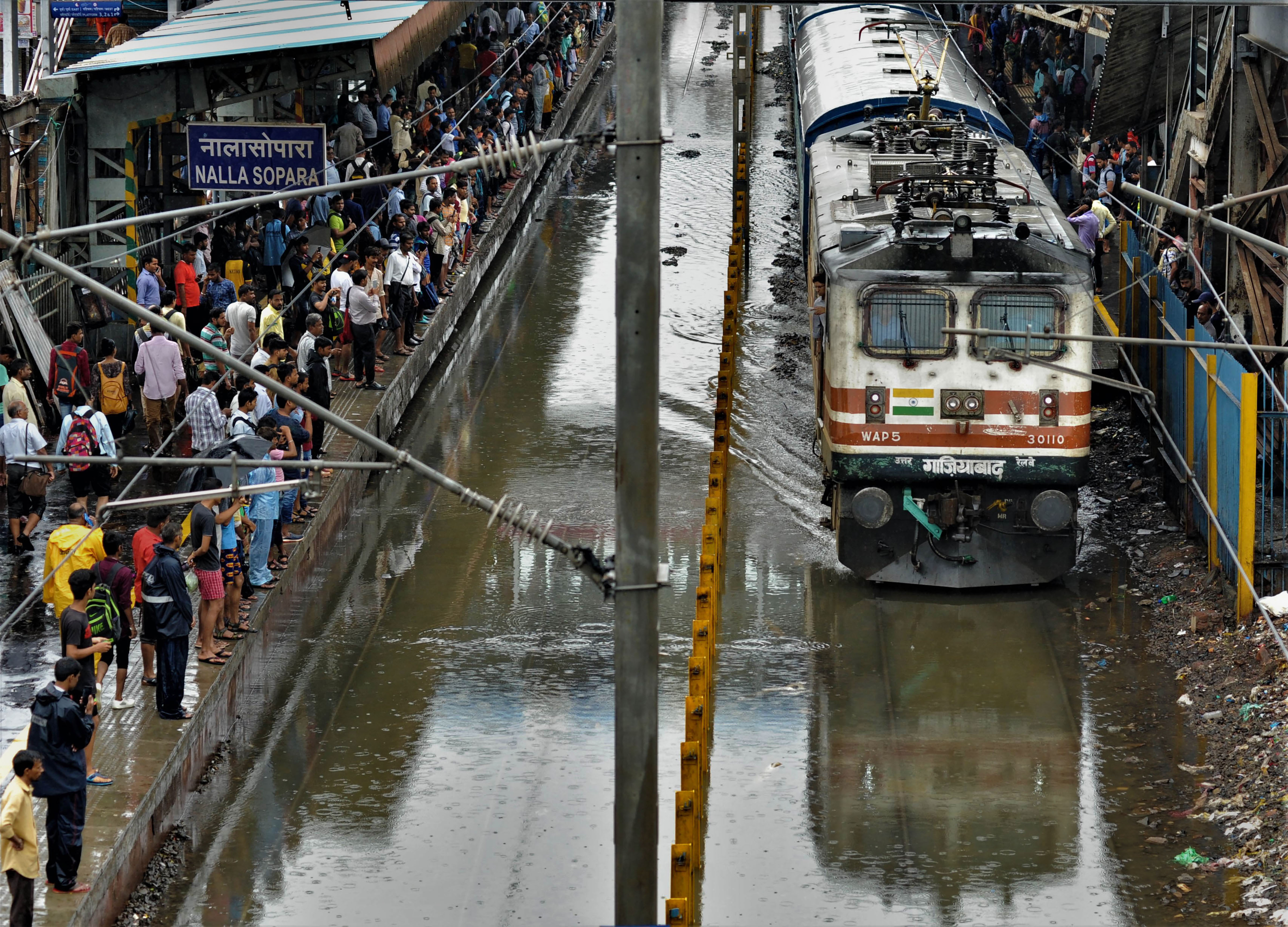 Mumbai rains subside; trains, BEST buses running on schedule - GG2