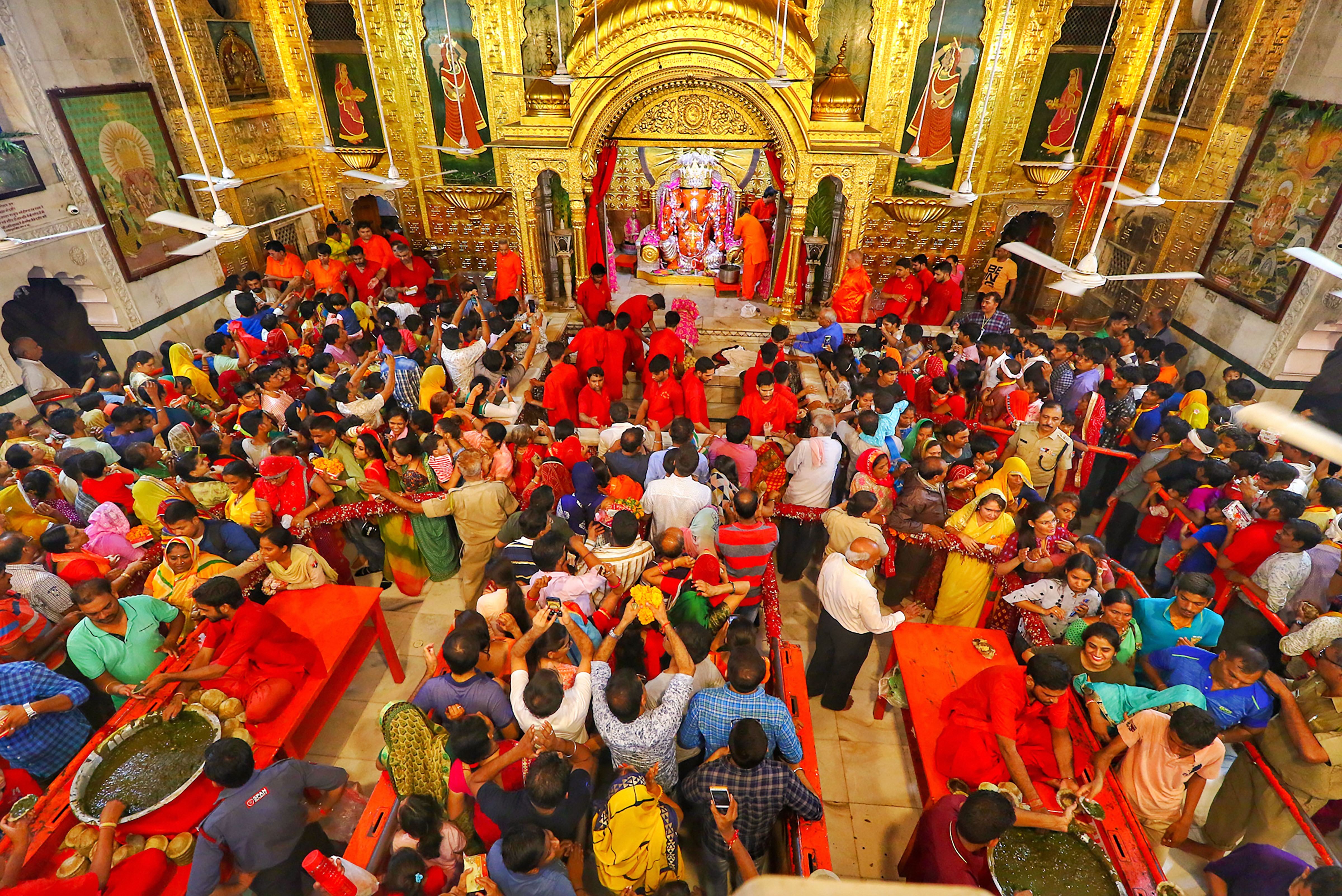 Ganesh fest begins; devotees open heart, homes to welcome God - GG2