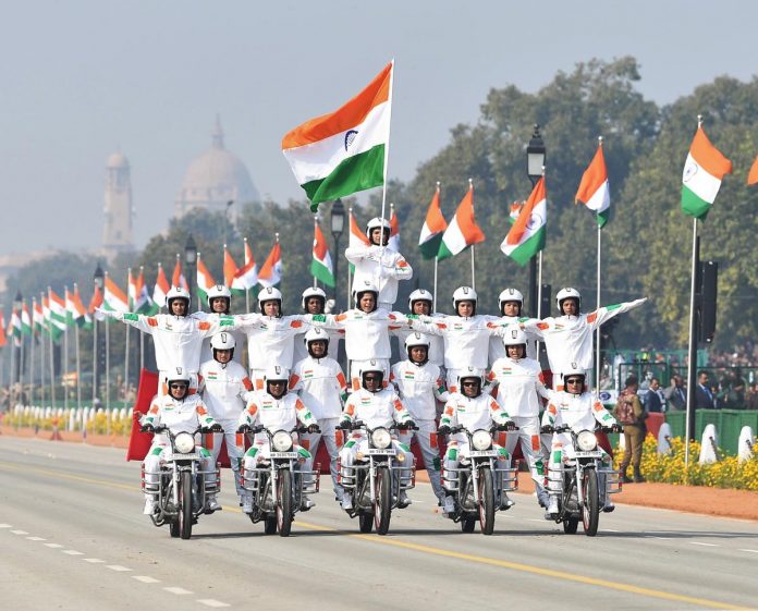 Women grab limelight at Republic Day pageantry - GG2