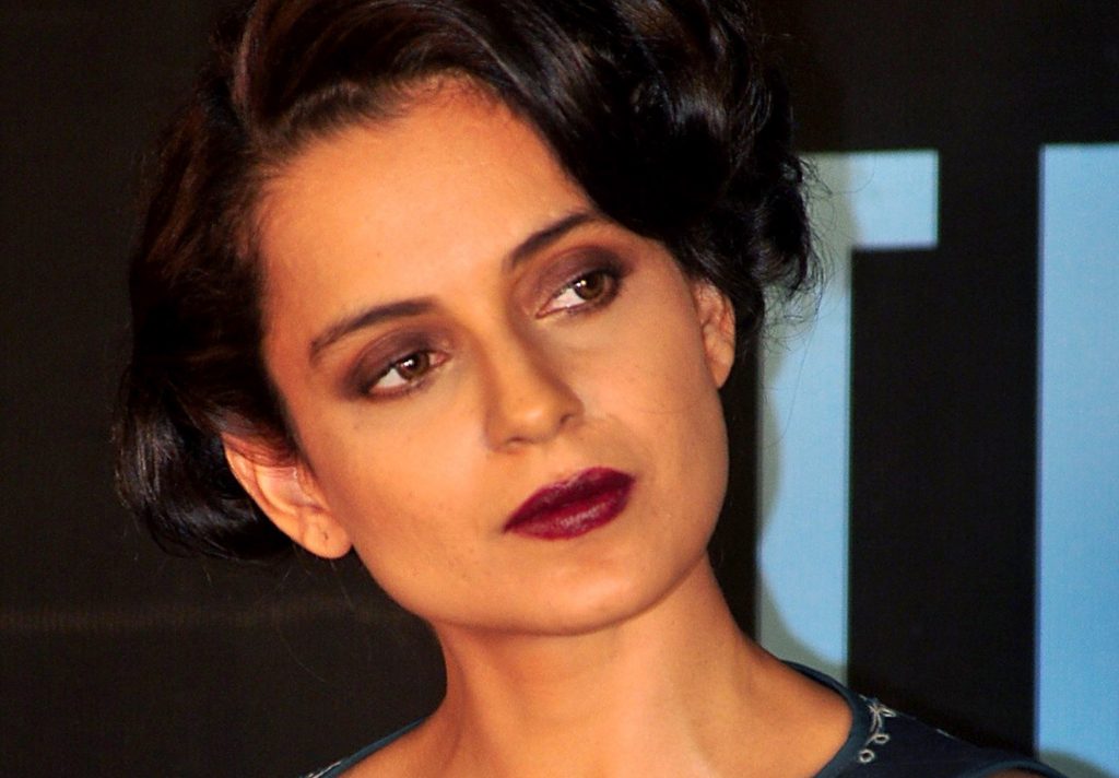 Kangana Ranaut Meets Real-life Air Force Officers While Shooting For ...