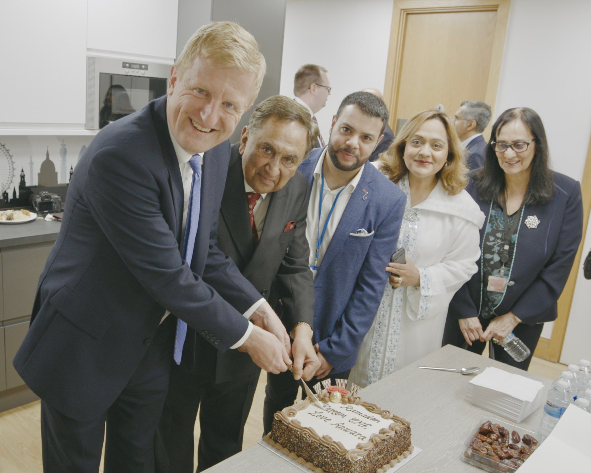 Conservative Muslim Forum Hosts Iftar - GG2