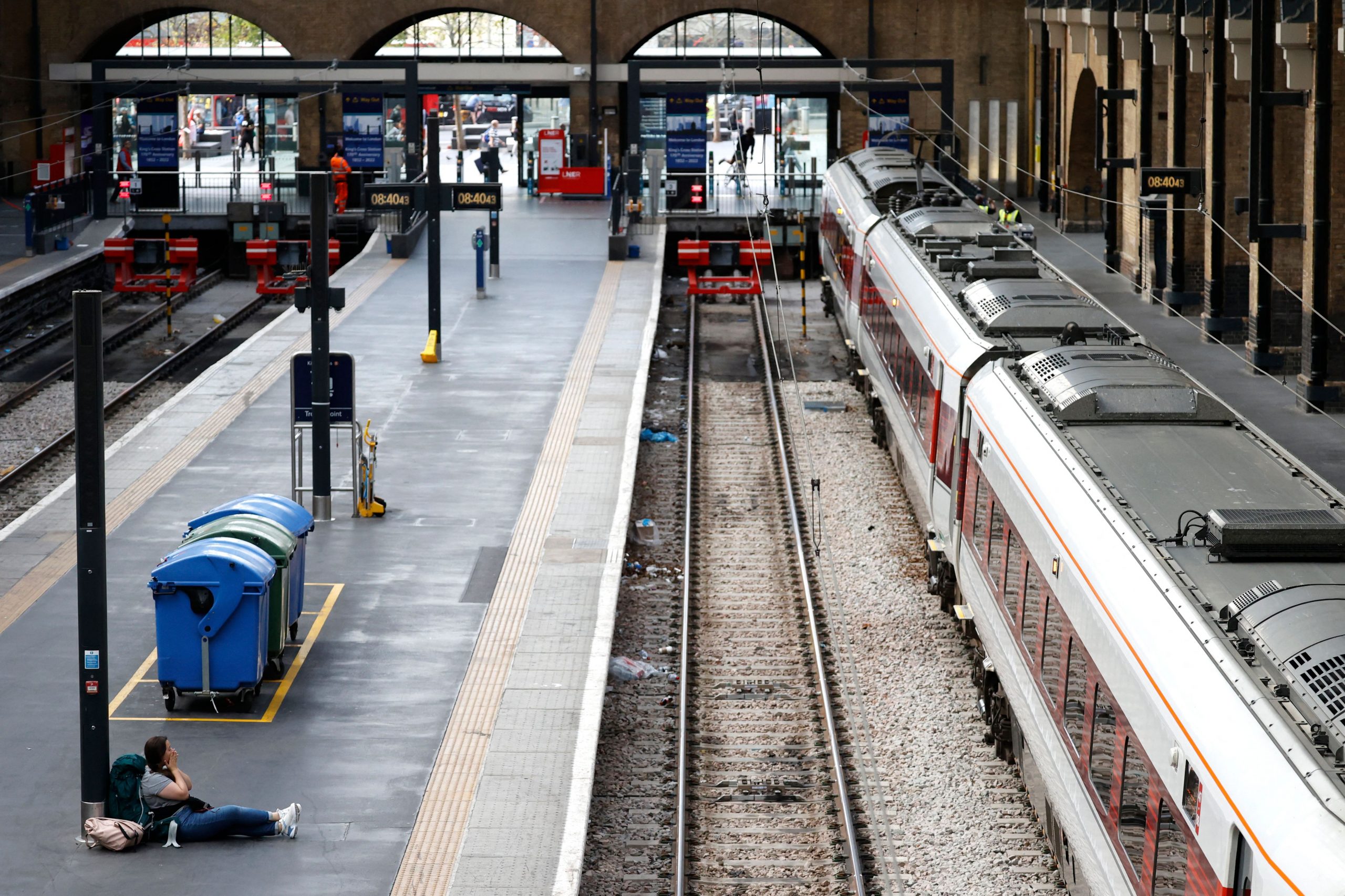 Britain’s trains disrupted in second widespread rail strike in a week - GG2
