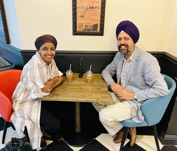 ‘First hijab wearing woman elected to US Congress meets first ever ...