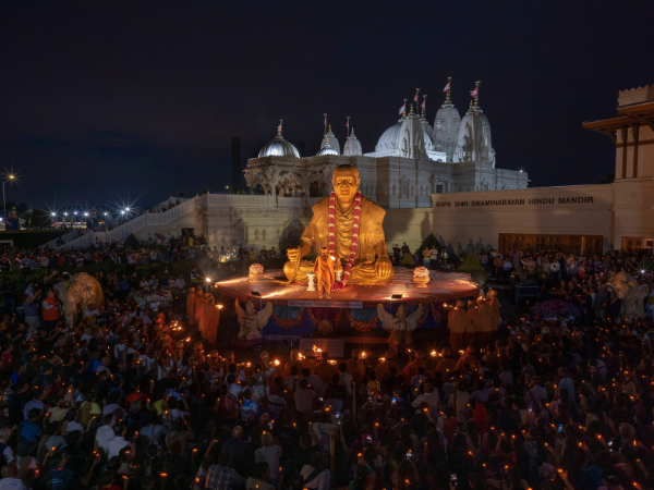 More Than 75,000 Enjoy ‘Festival Of Inspiration’ At Neasden Temple - GG2