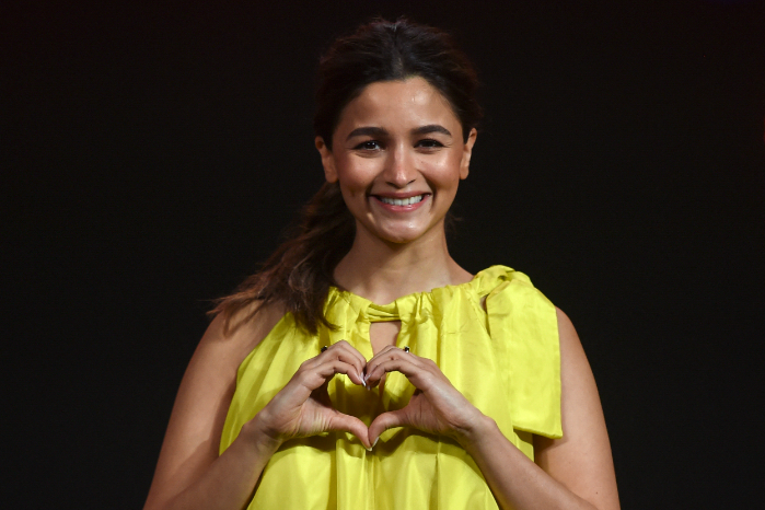 Alia Bhatt Gives Sneak Peek Into Her Maternity Wear Brand’s Photoshoot ...