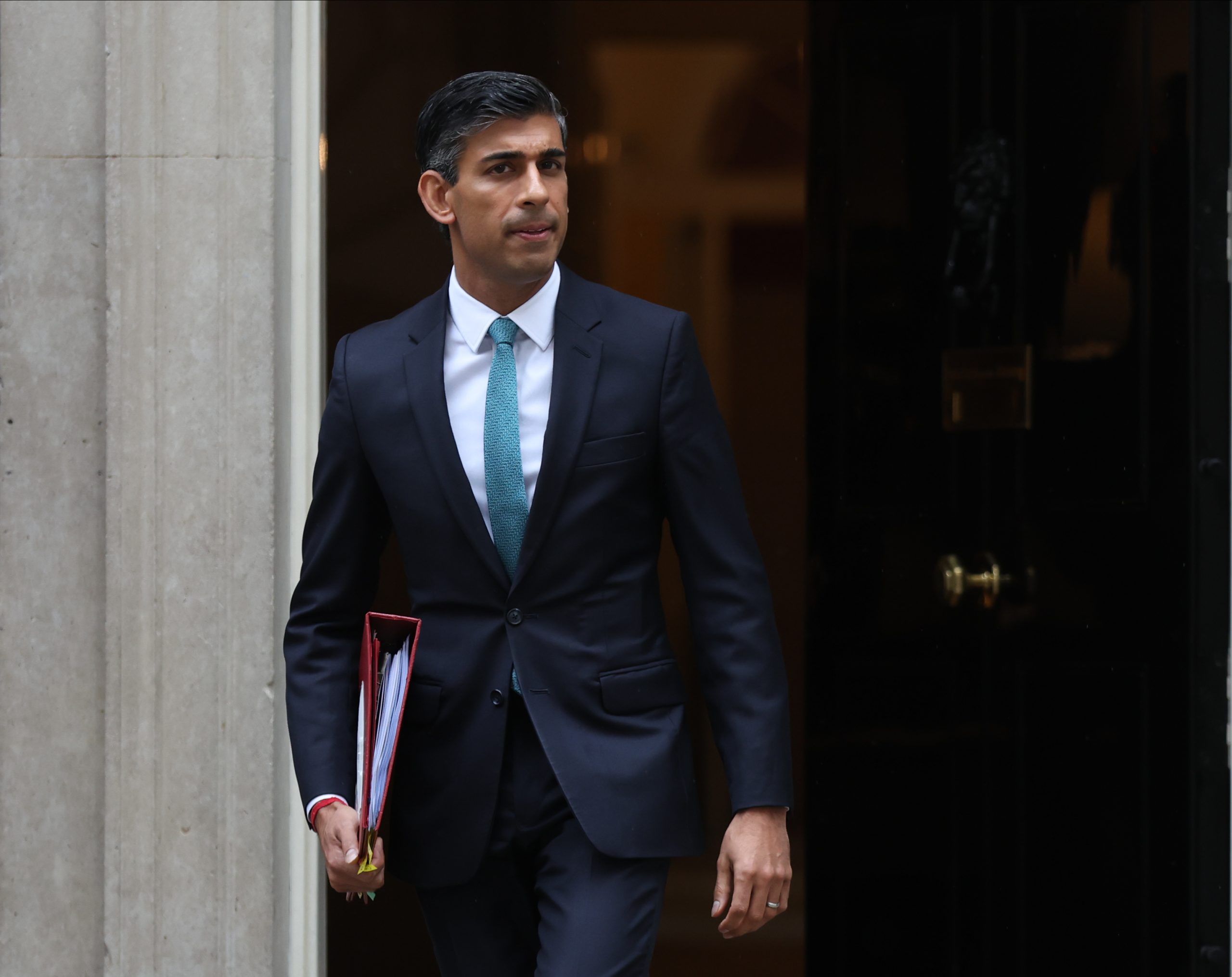 Rishi Sunak And Family To Move Back To Smaller Flat Above 10 Downing ...
