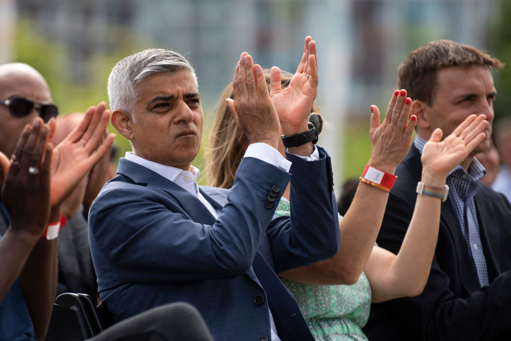 Sadiq Khan receives online abuse over Trafalgar Square statue issue - GG2