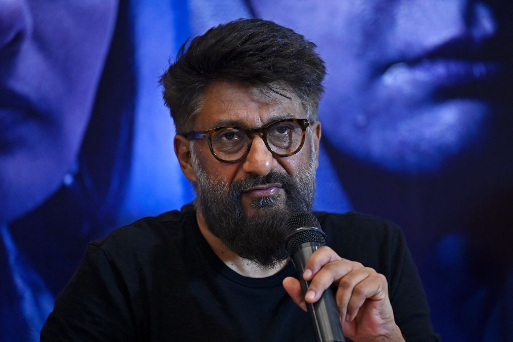 Vivek Ranjan Agnihotri Honoured With GIFA Golden Awards By Gujarat CM - GG2