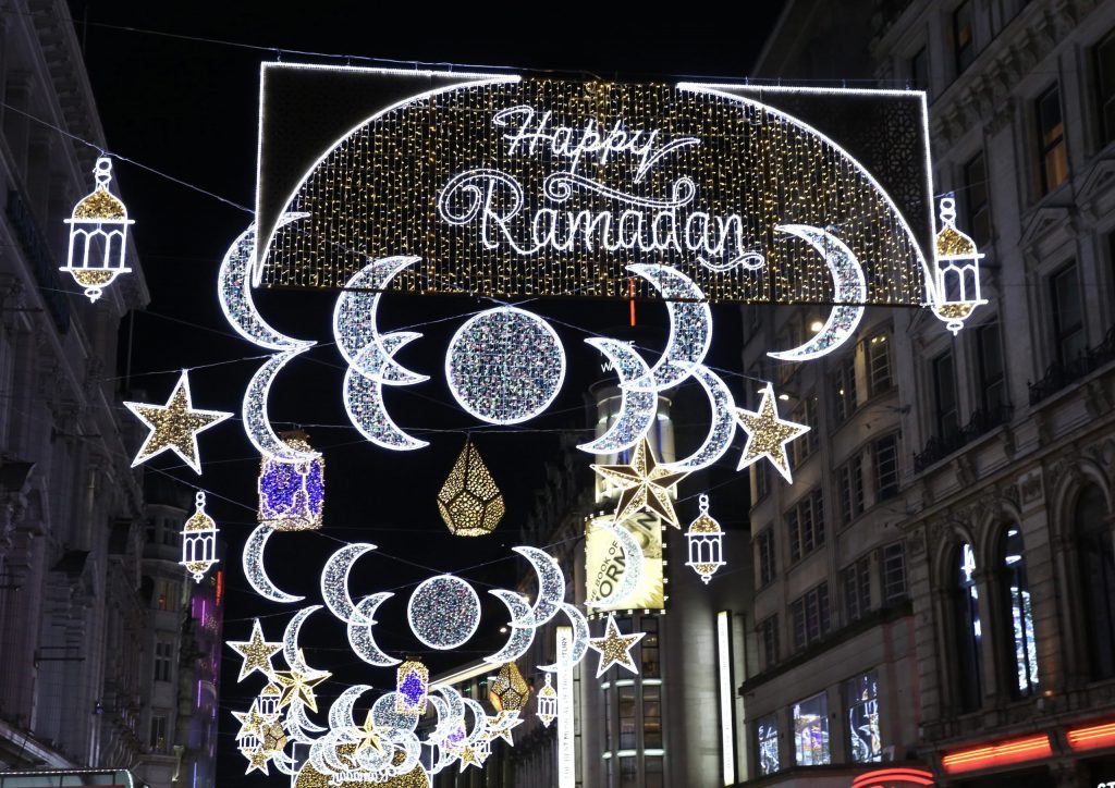 Ramadan Lights’ Street Illuminations In Piccadilly Circus Mark The ...