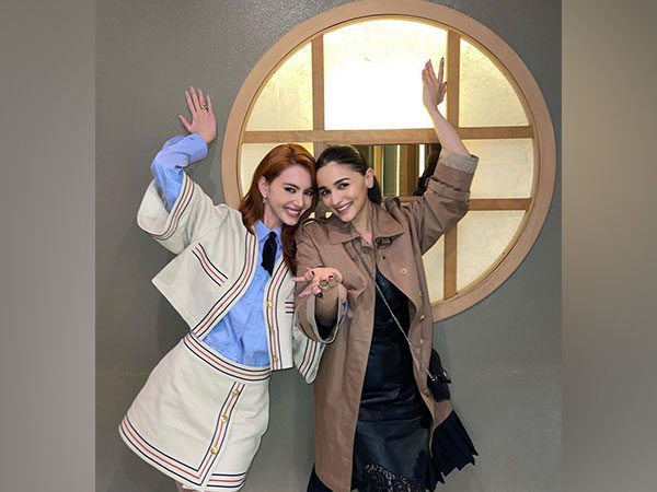 Alia’s pictures with Thai superstar Davikah Hoorne go viral - GG2