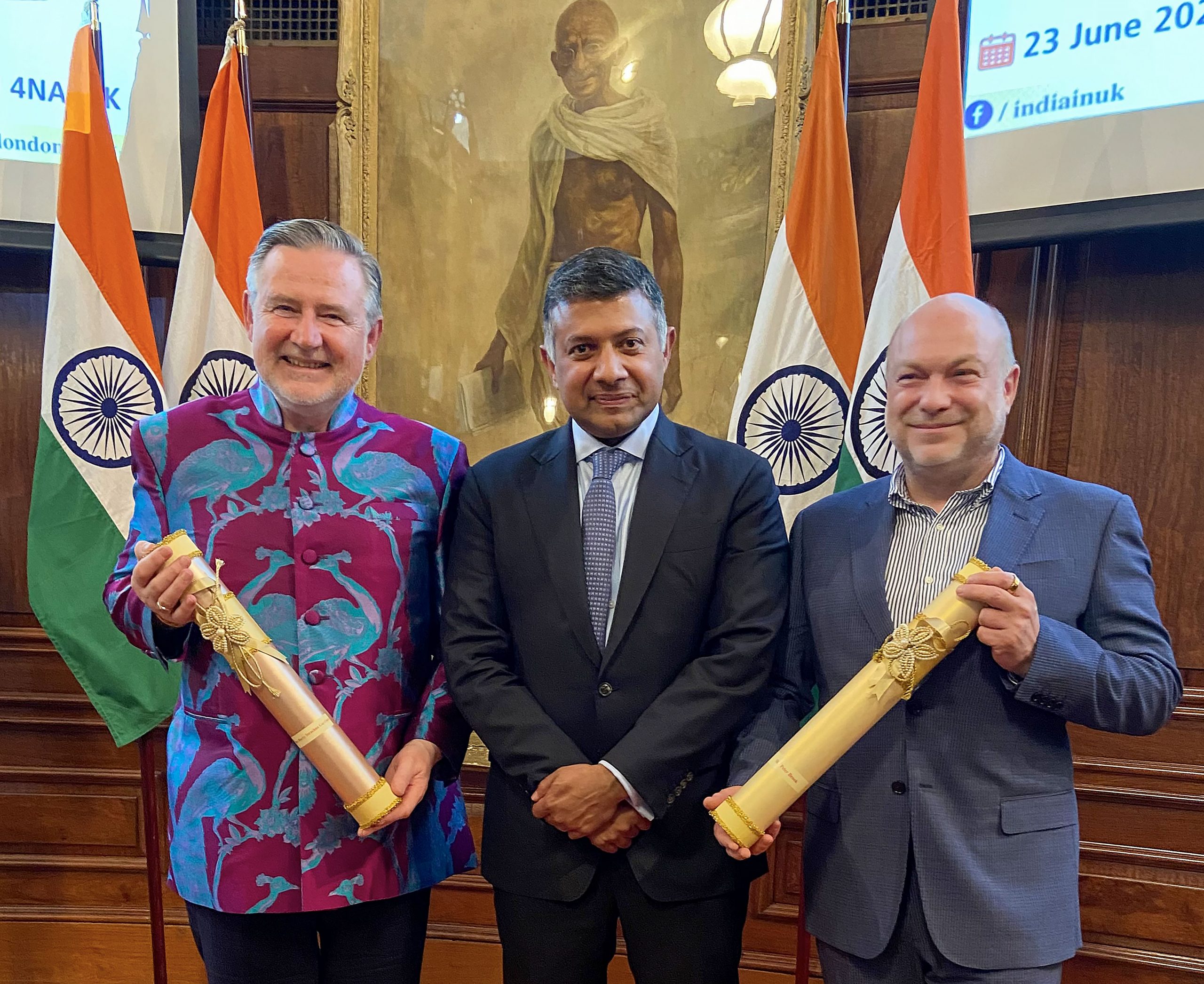 Padma awards: Barry Gardiner, Peter Brook’s son collect honours - GG2