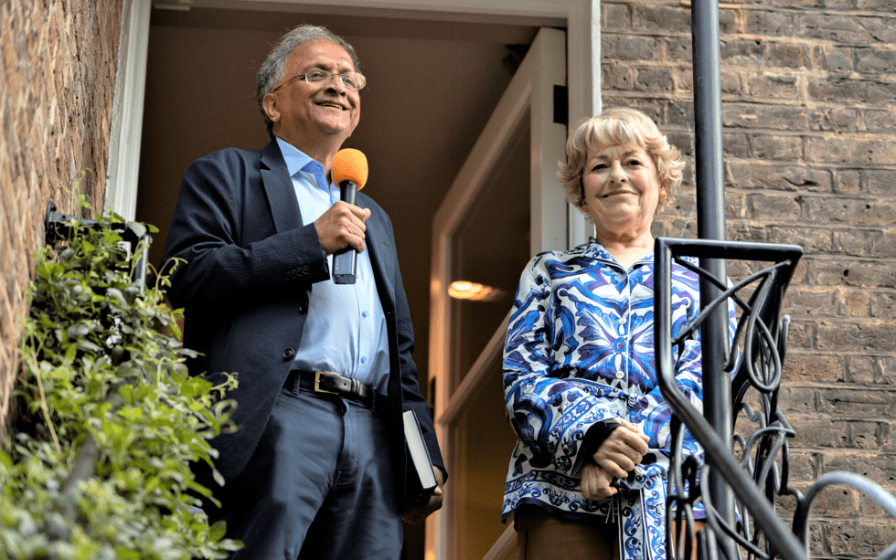 Ramachandra Guha Wins Elizabeth Longford Prize - GG2