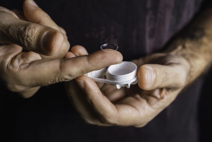Man Uses Same Contact Lenses For Three Years, Gets Permanent Eye Damage ...
