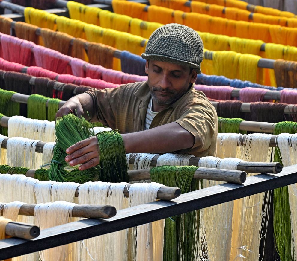 Pakistan’s Thriving Textile Sector Shrinks As Global Demand Slows - GG2