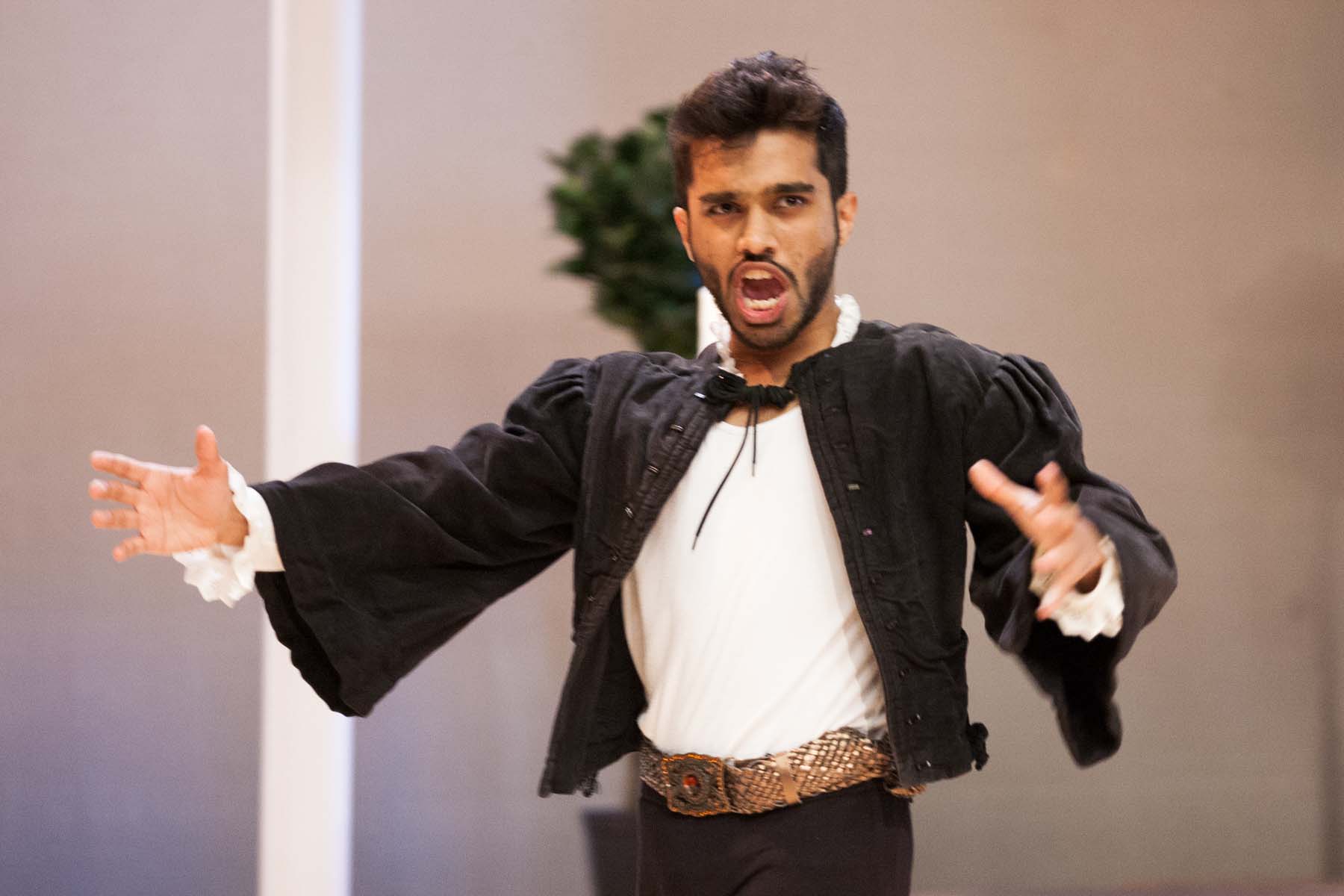 Oscar Castellino: The Barber Of Seville Is A Must-watch - GG2