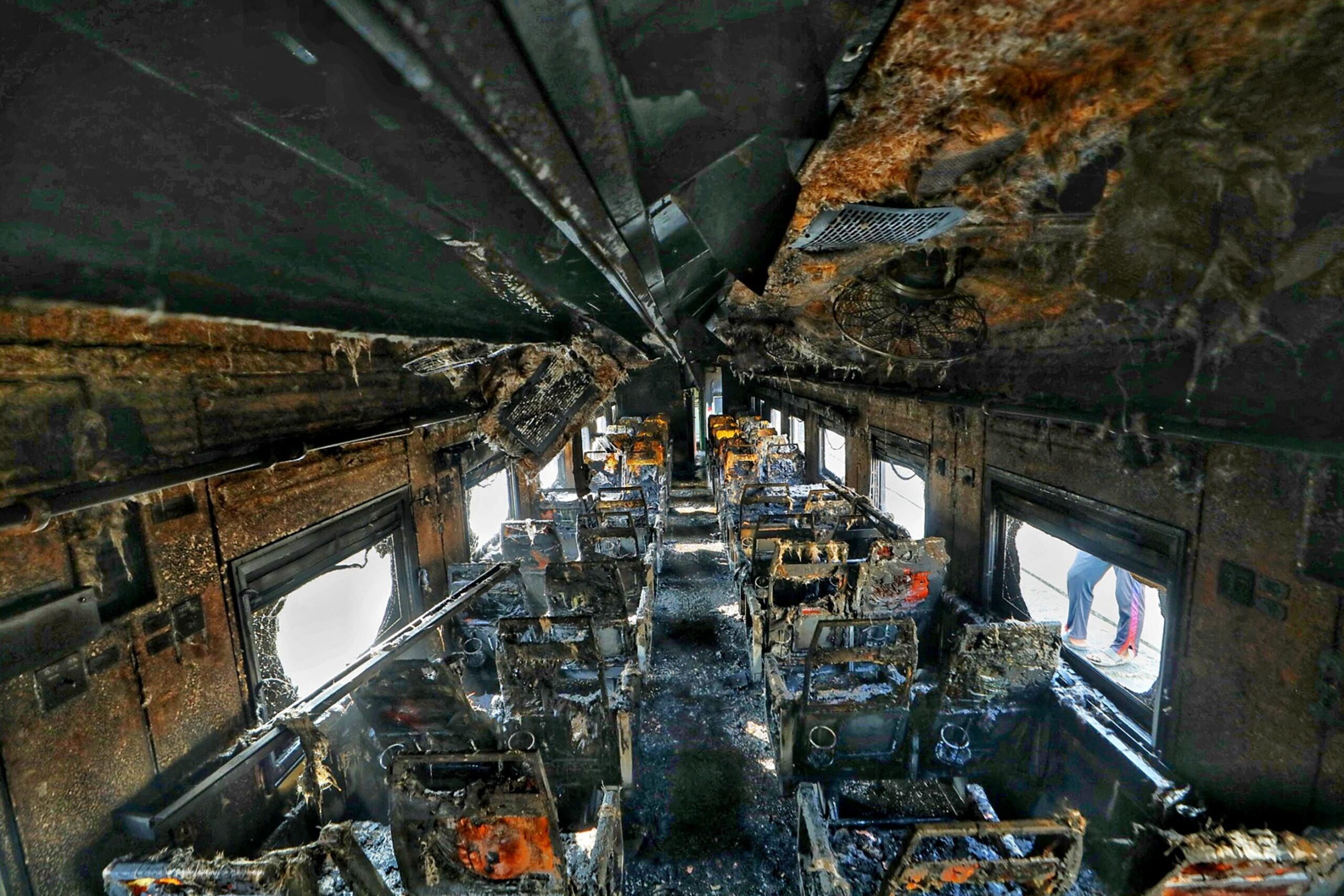 Bangladesh Police Accuse Opposition For Fatal Train Fire - GG2