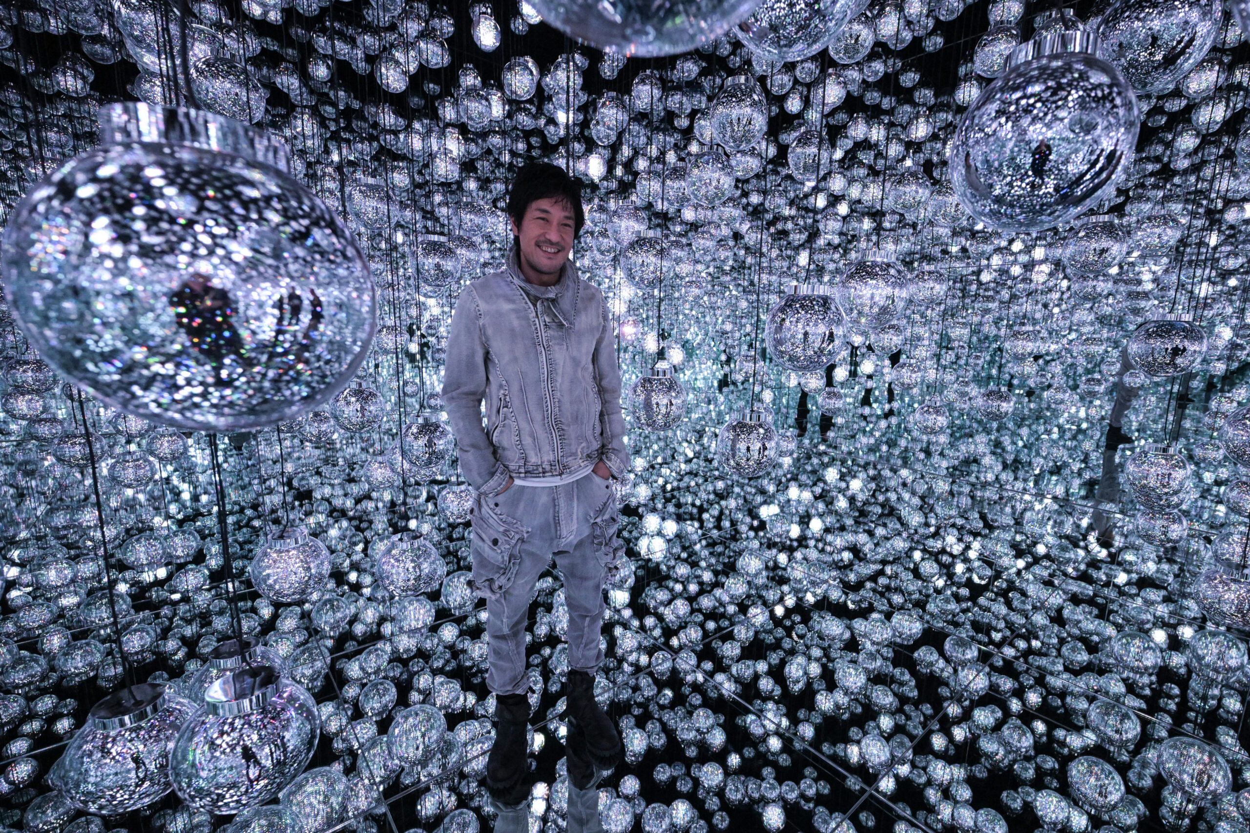 Tokyo’s New Digital Art Museum Draws Tourists - GG2