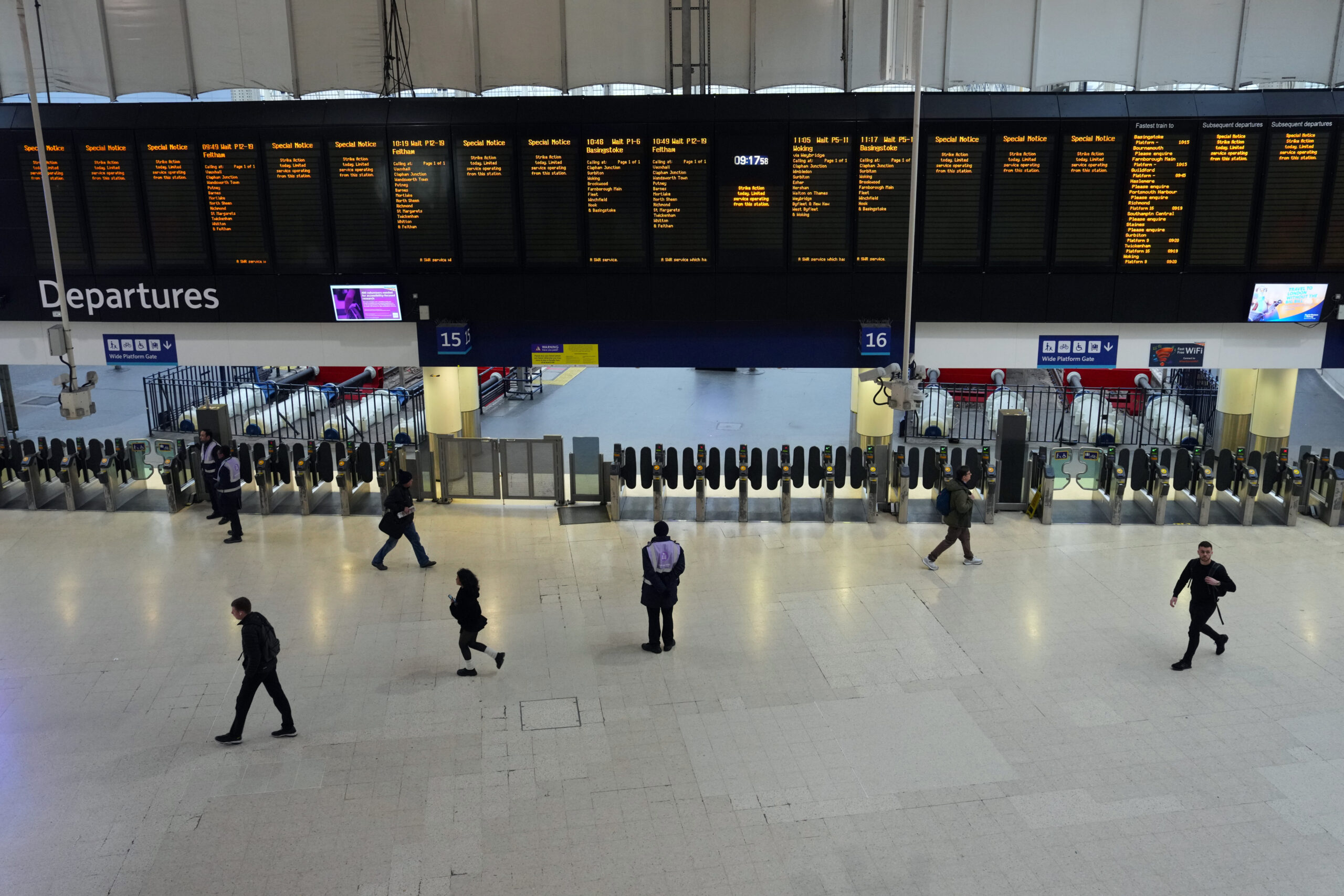 UK Rail Services Hit As Train Drivers Go On Strike - GG2