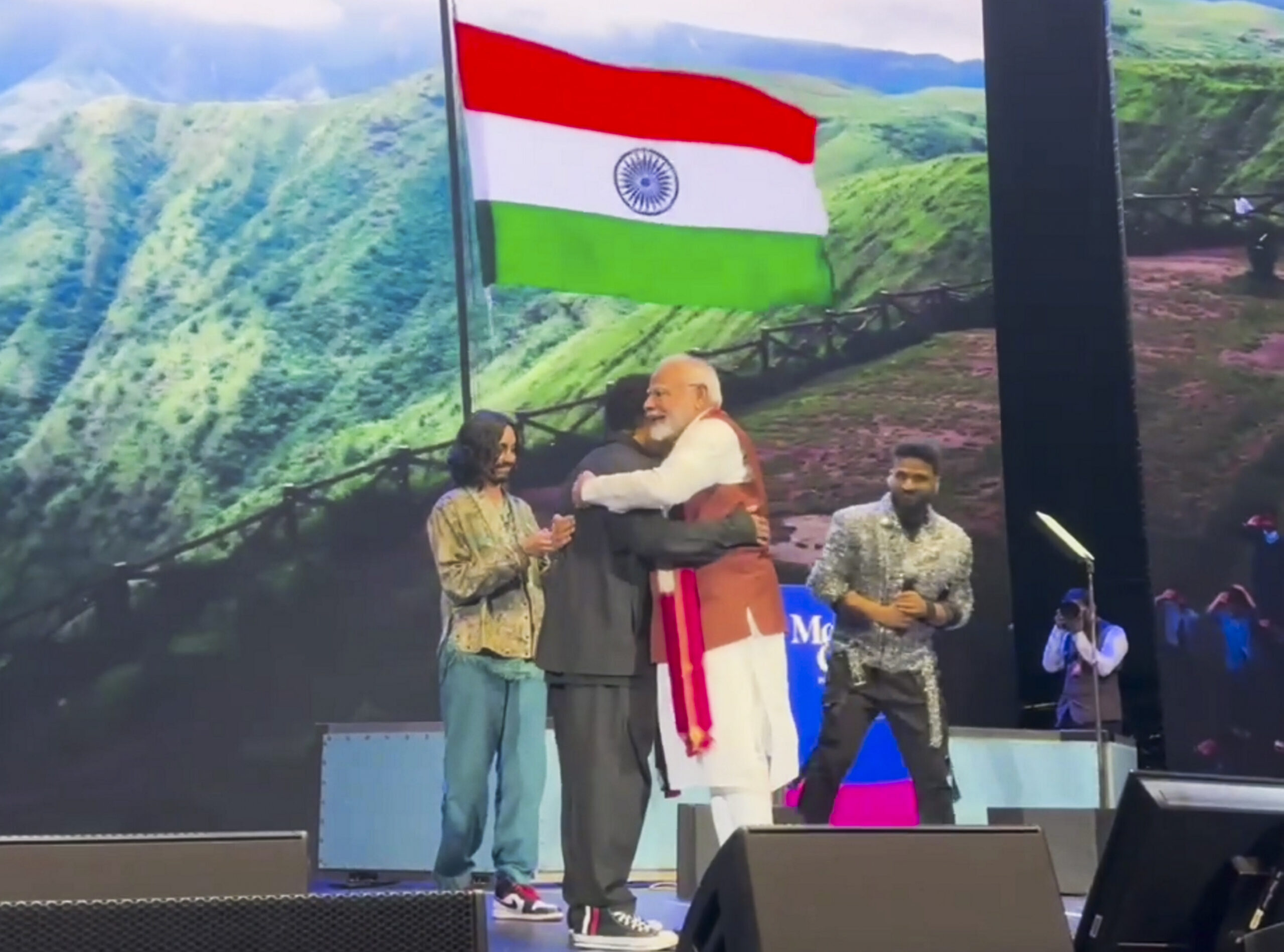 Indian Rapper Hanumankind Performs 'Big Dawgs' In New York, Modi Hugs ...