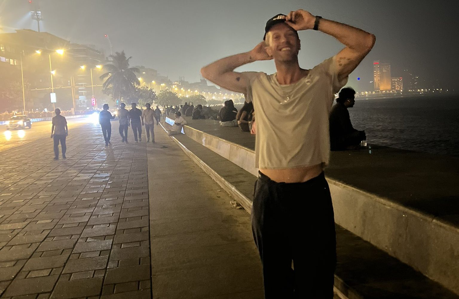 Chris Martin Arrives In India With Girlfriend Dakota Johnson For ...